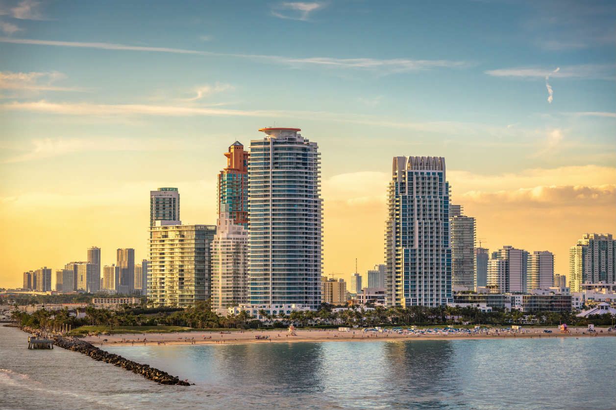 Moving to Miami: The Ultimate Guide